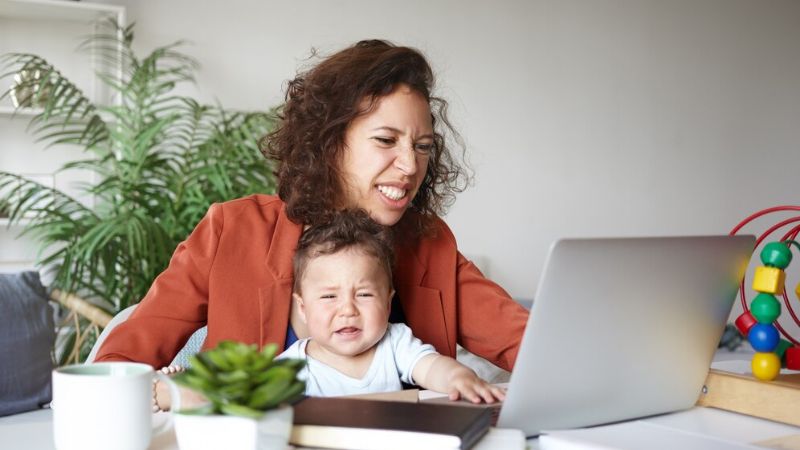 Stress Levels In Working Moms - Know How to Manage?