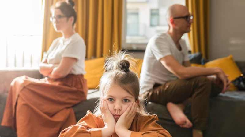 Dysfunctional Family - 7 Signs of Unhappy or Problematic Families!