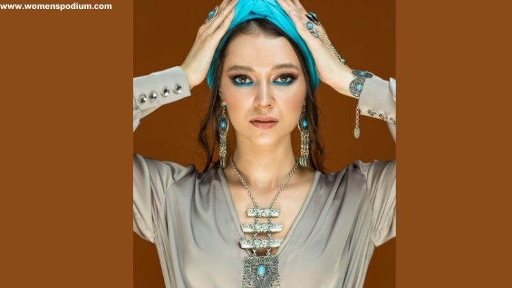 Chola Makeup - Know all About Chola Style and Chola Eyebrows